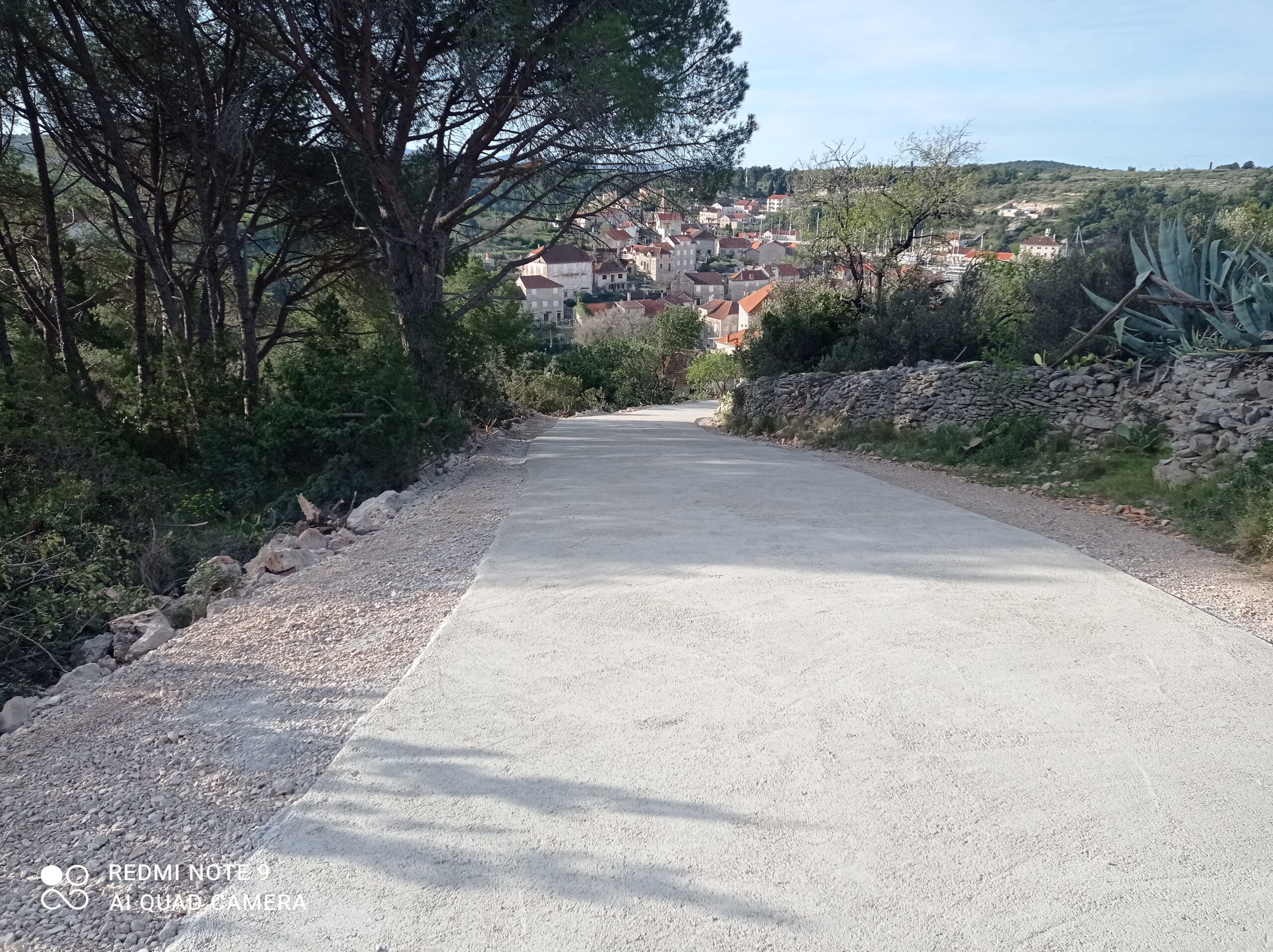 Uređenje nerazvrstane ceste M06 u Milni (Dosicina) - Otkrijte Milnu na otoku Braču